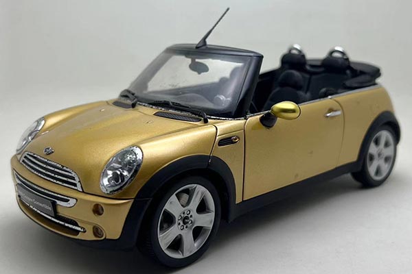 Mini Cooper Convertible Diecast Car Model 1:18 Scale [SD05H056]