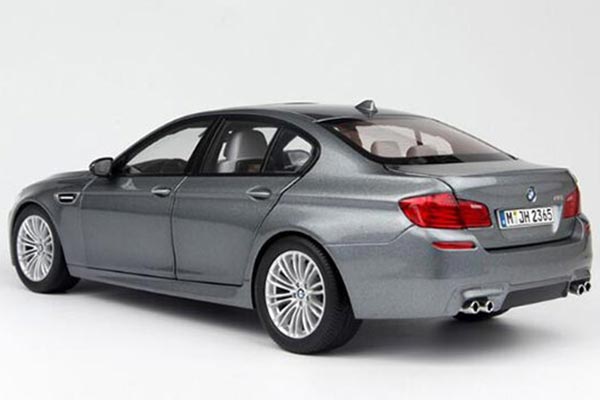 BMW M5 F10 Diecast Car Model 1:18 Scale [SD05H118]