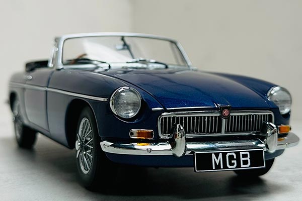 MG MGB Roadster MK II Diecast Car Model 1:18 Scale Blue [SD05H260]