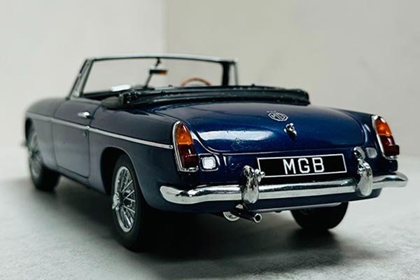 MG MGB Roadster MK II Diecast Car Model 1:18 Scale Blue [SD05H260]