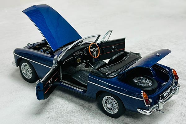MG MGB Roadster MK II Diecast Car Model 1:18 Scale Blue [SD05H260]
