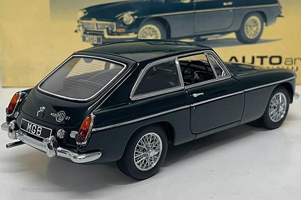 MG MGB GT Coupe MK II Diecast Car Model 1:18 Scale Blue [SD05H261]