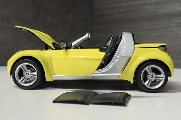 Smart Roadster Diecast Car Model 1:18 Scale Yellow [SD05H310]