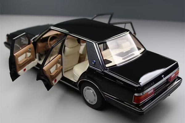 Toyota Crown MS122 White Interior Diecast Car Model 1:18 Scale [SD05H462]