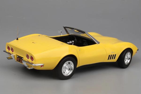 1969 Chevrolet Corvette Convertible Diecast Model 1:18 Yellow [SD05H881]